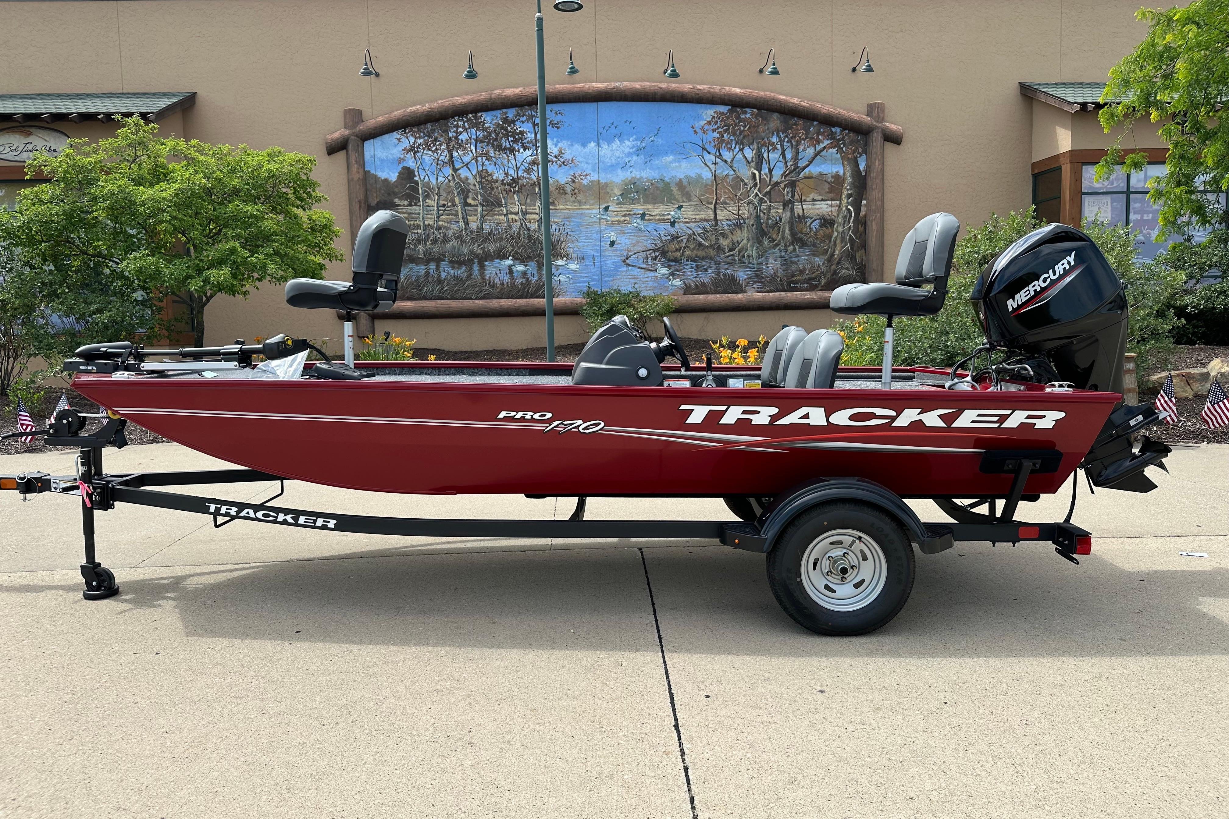 2026 TRACKER PRO 170 | Bass Pro Shops